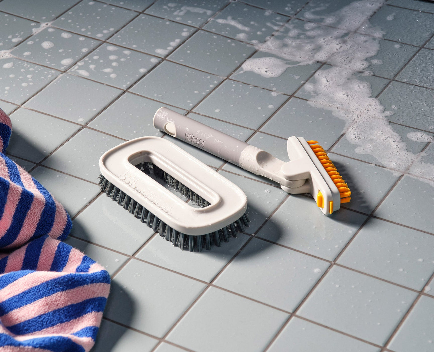 Tile Scrubber with Grout Brush CleanTech™ | Joseph Joseph AU