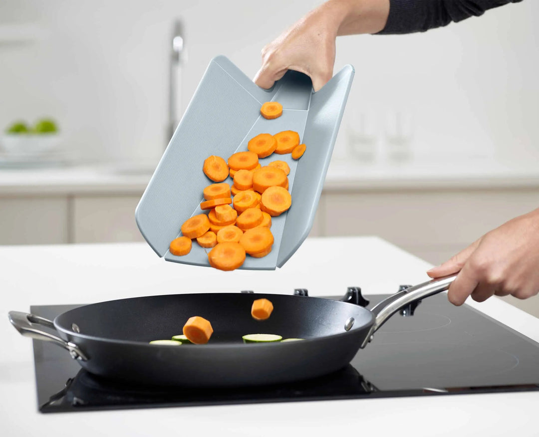 Chop2Pot™ Plus 2-piece Chopping Board Set | Joseph Joseph AU